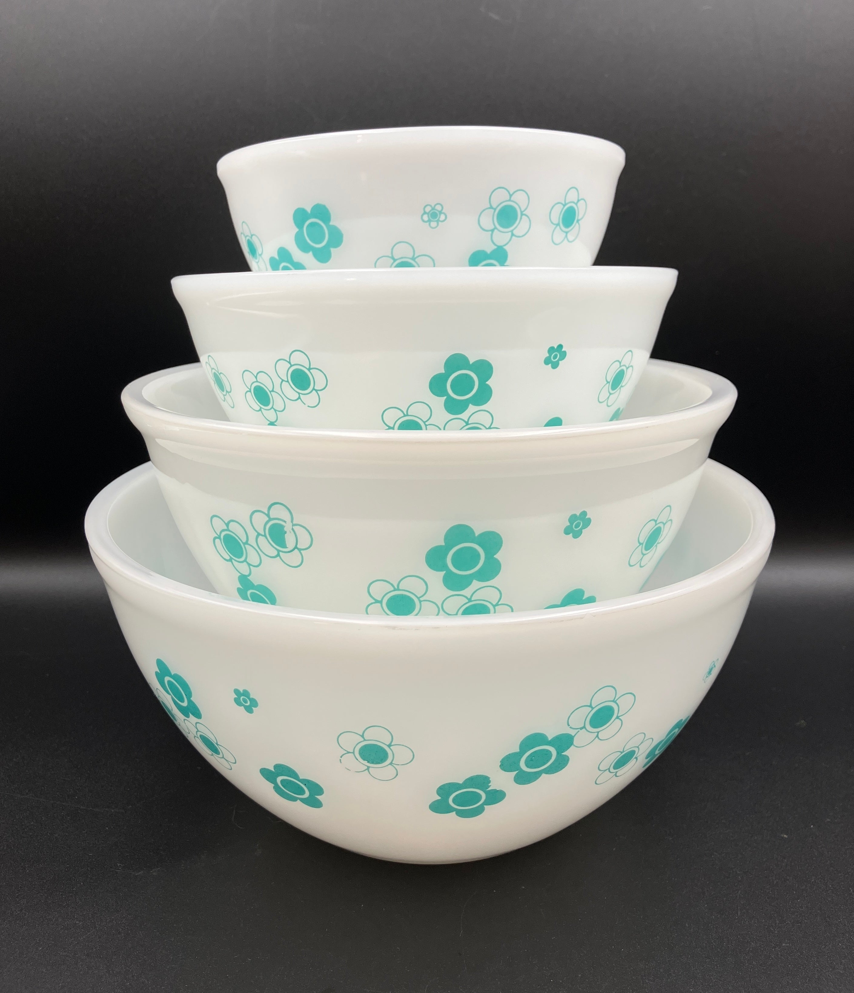 Pyrex & Fire King – Sought After Goods